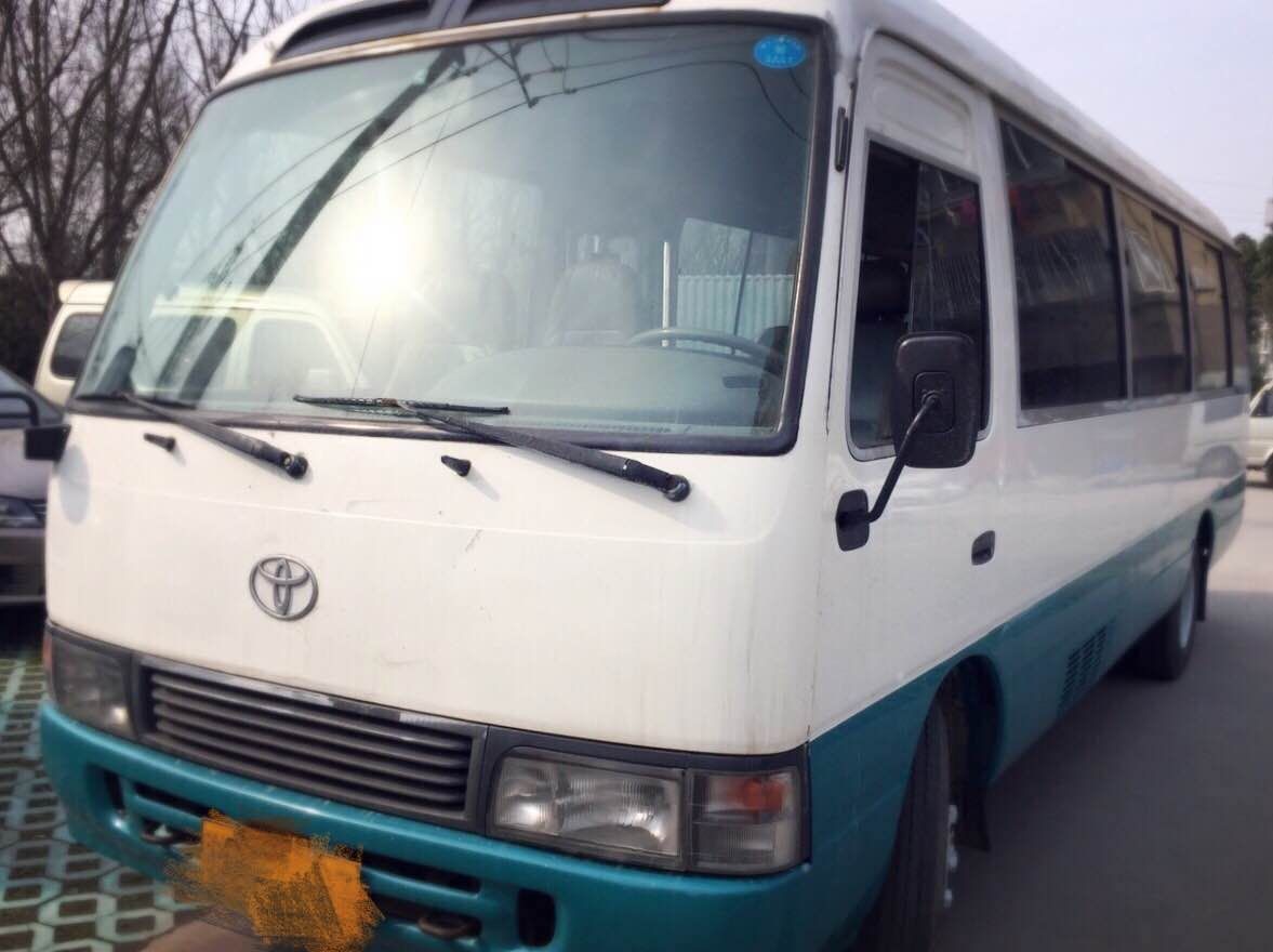 29 seats used Toyota Gasoline bus left hand drive engine 6 cylinder ...
